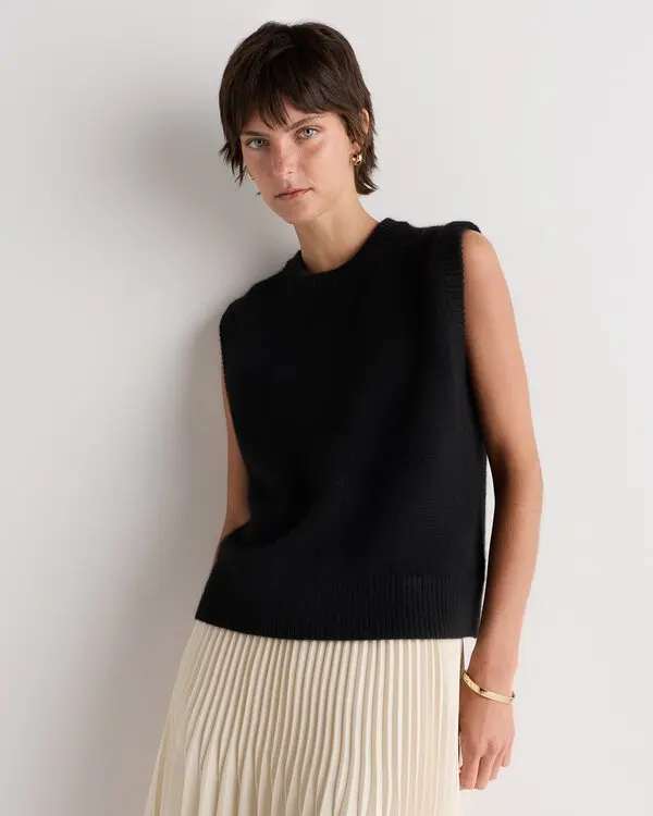 Quince 100% Yak Crewneck Sweater Vest - Black