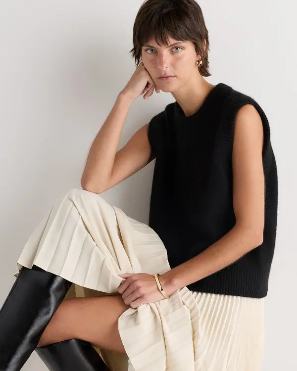 Quince 100% Yak Crewneck Sweater Vest
