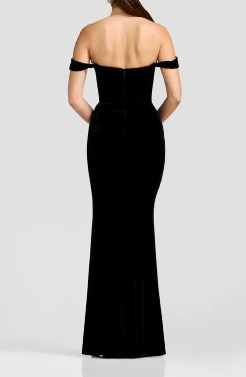 Dress The Population Melania Off The Shoulder Velvet Gown