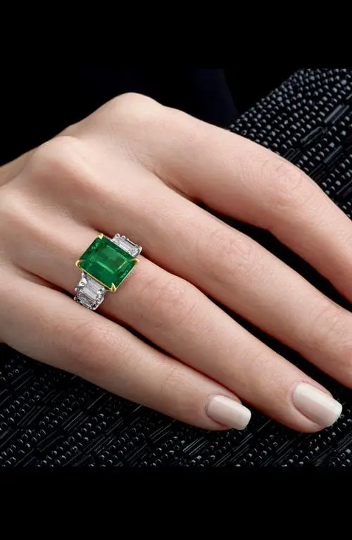 MINDI MOND Icon 18k Gold & Emerald & Diamond Ring