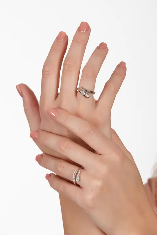 LUCY QUARTERMAINE Skinny Drip Snake Ring