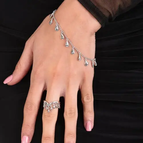 LUCY QUARTERMAINE Tear Drop Bracelet