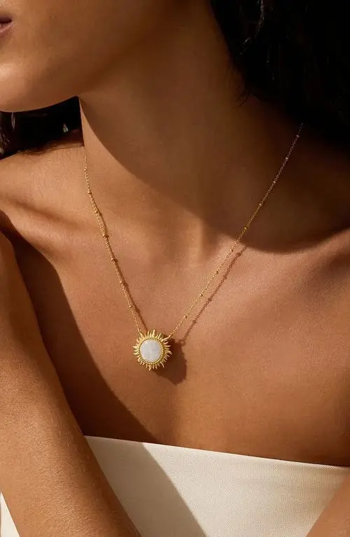SATYA JEWELRY Sun And Moonstone Pendant Necklace