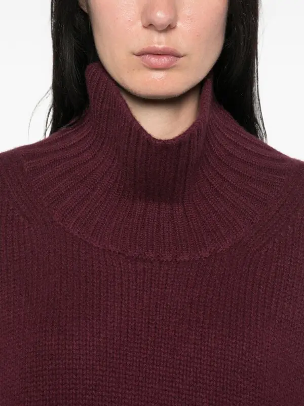 Soft Goat Cashmere Turtle-neck Sweater