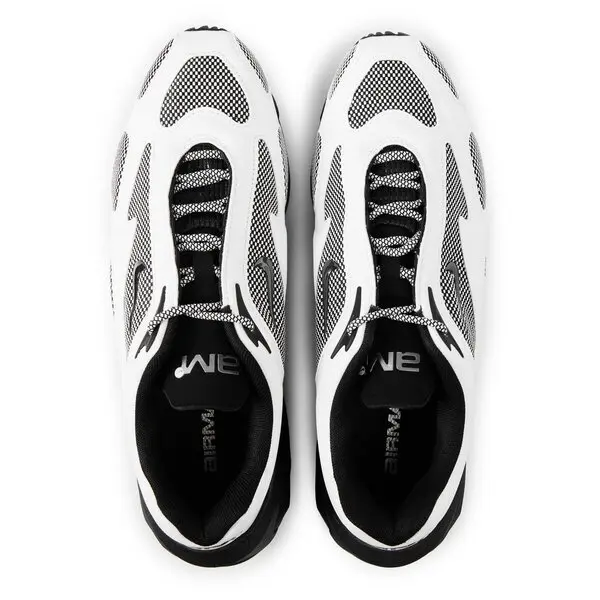 Nike Versatile Sports Shoes