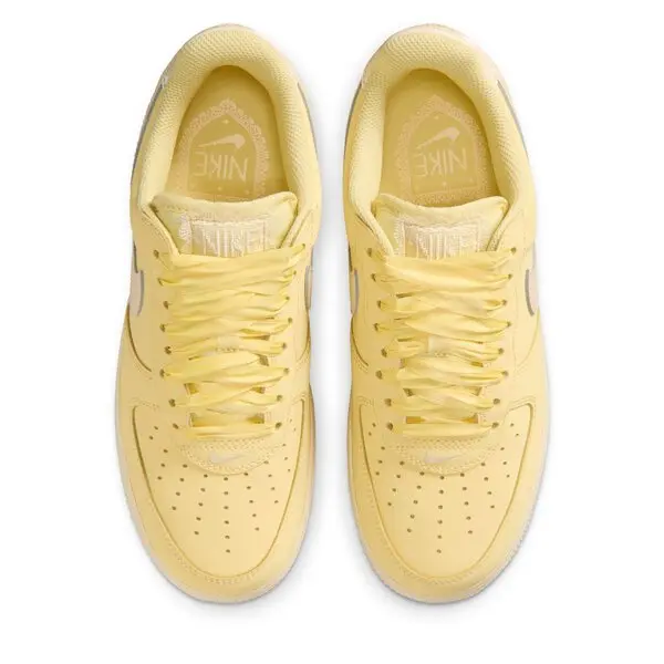 Nike Thick-soled Sports Shoes