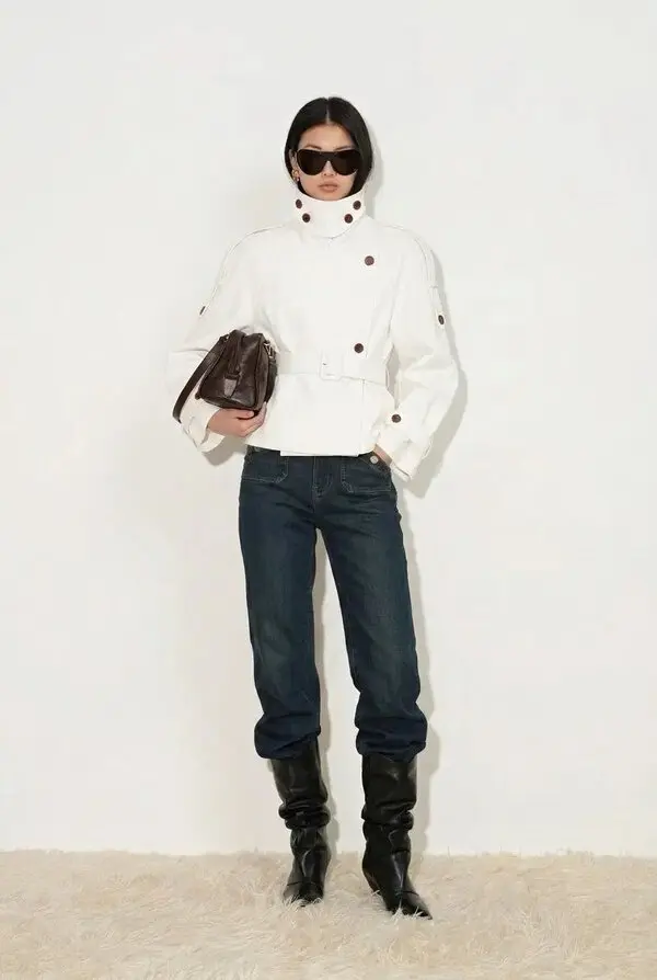 Fabrique Minsmere Structured Belted Cropped Trench Coat In Cotton - White