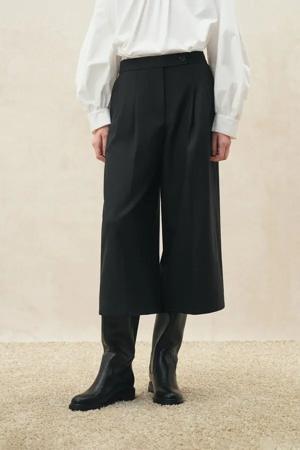 Fabrique Toranto Cropped Wide Leg Pants In Wool Blend