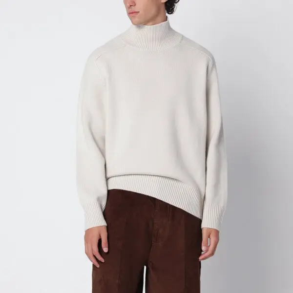 Soft Goat Cashmere Turtleneck Sweater