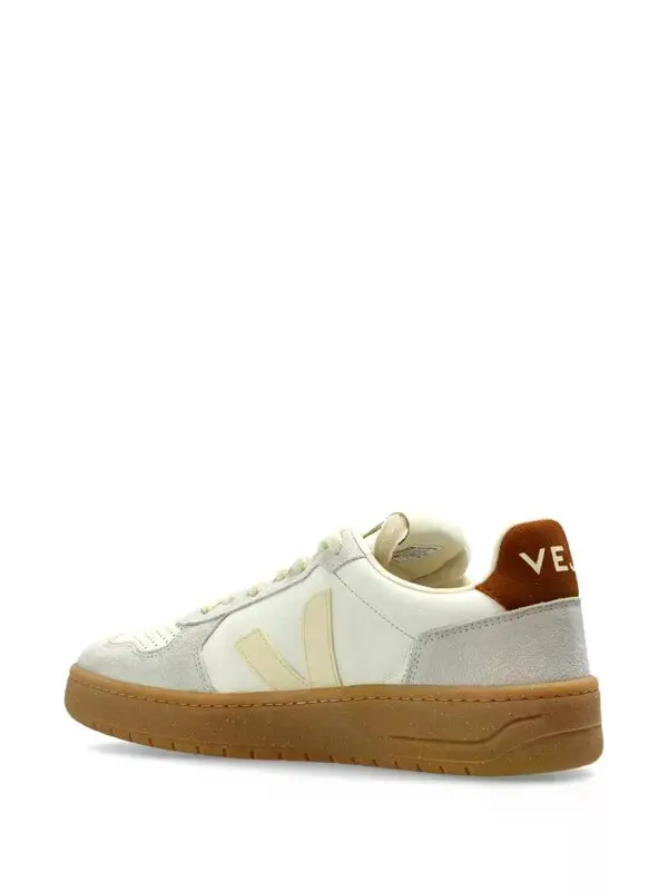 VEJA V-82 Sneakers - Neutrals