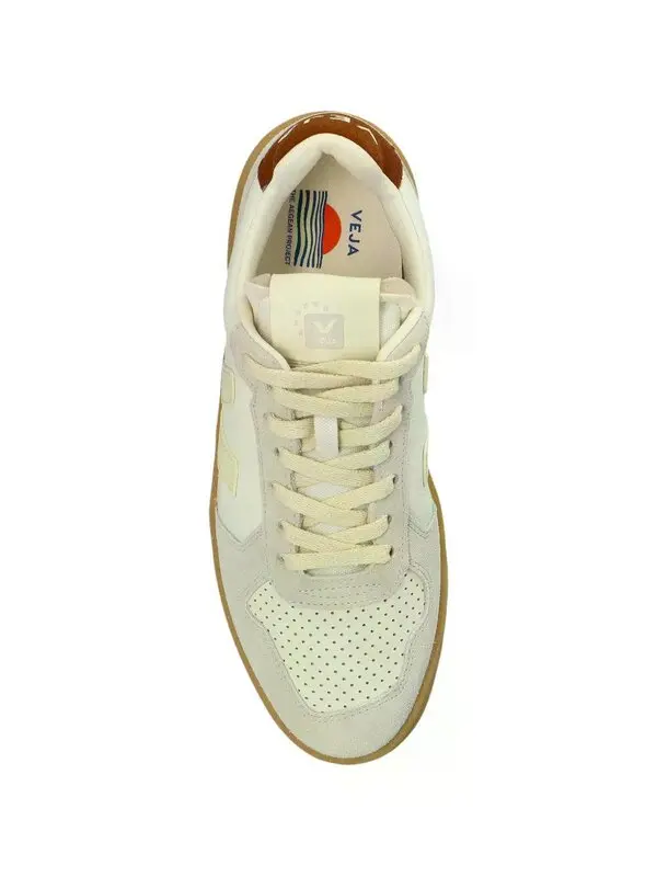 VEJA V-82 Sneakers - Neutrals