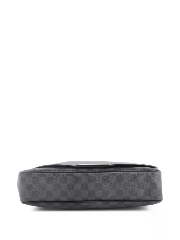 LOUIS VUITTON Damier Graphite Daniel Messenger Bag Mm - Black