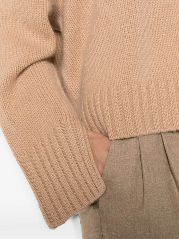 Soft Goat Cashmere Turtle-neck Sweater