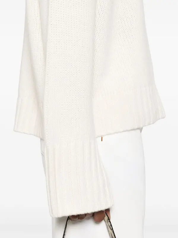 Soft Goat Cashmere Turtle-neck Sweater