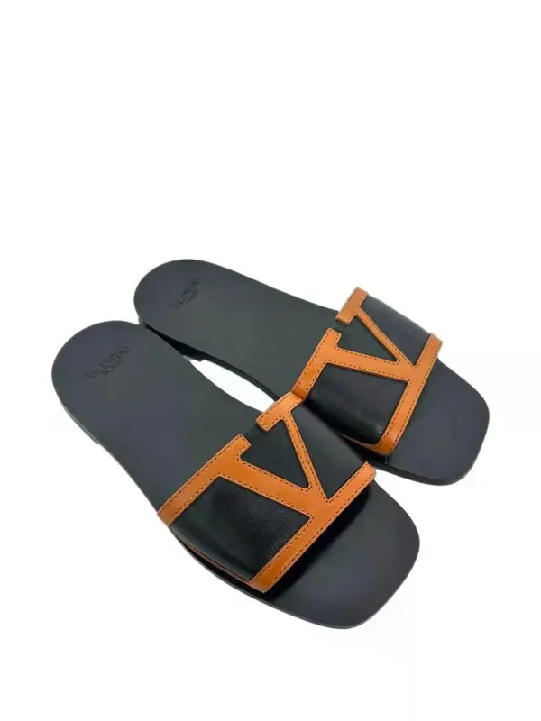 Valentino Garavani Viva Superstar Vlogo Sandals
