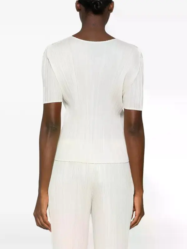 Issey Miyake White Pleated V-neck T-shirt - Neutrals