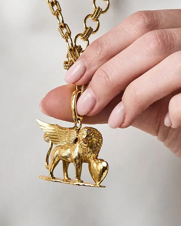 CAPUCINE DE WULF Lionheart Charm