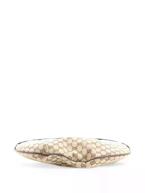 Gucci Gg Canvas Medium Messenger Bag