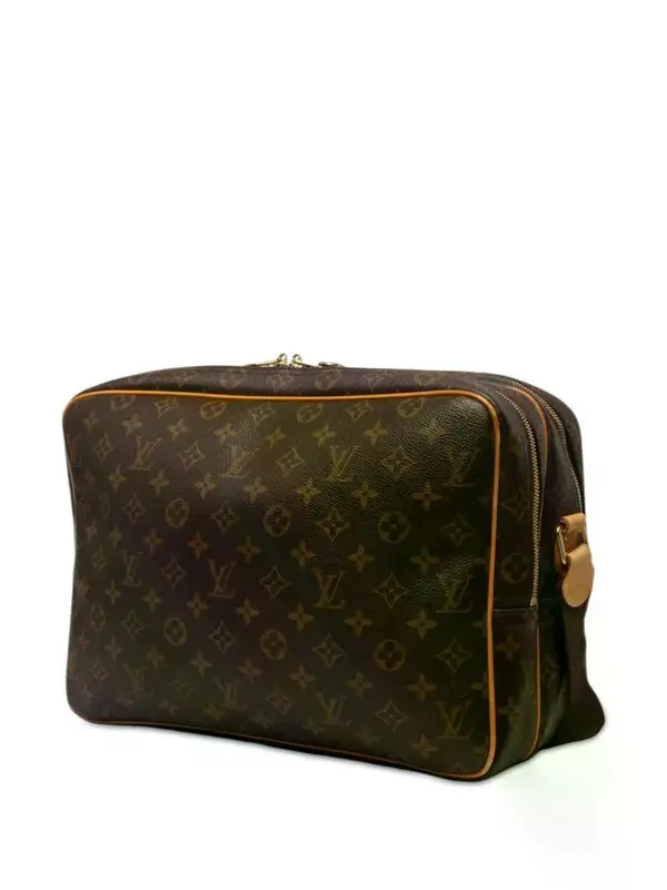 LOUIS VUITTON 2002 Monogram Reporter Gm Crossbody Bag