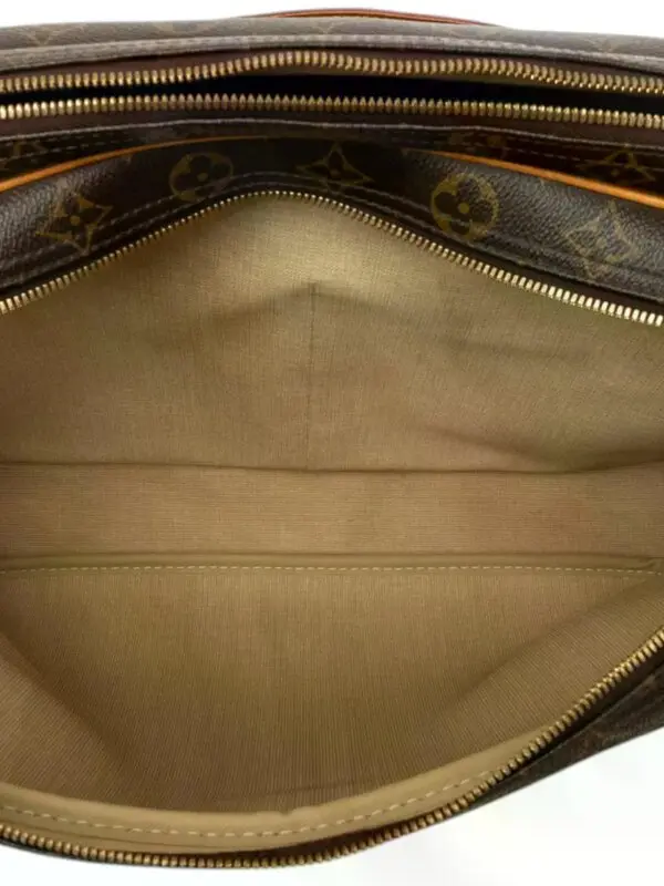 LOUIS VUITTON 2002 Monogram Reporter Gm Crossbody Bag