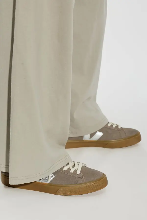 VEJA Campo Low Top Sneakers With Suede Accents - Brown