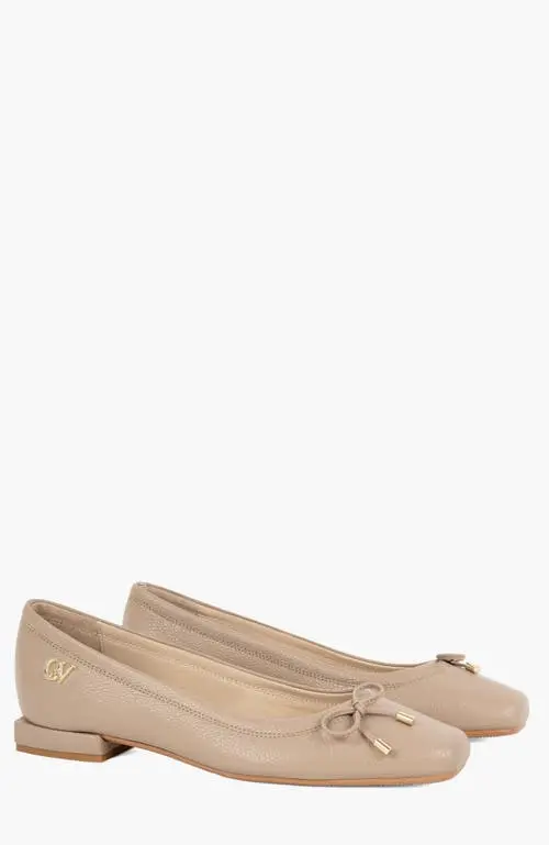 CAVALINHO Pebbled Leather Ballet Flats With Bow Detail - Beige