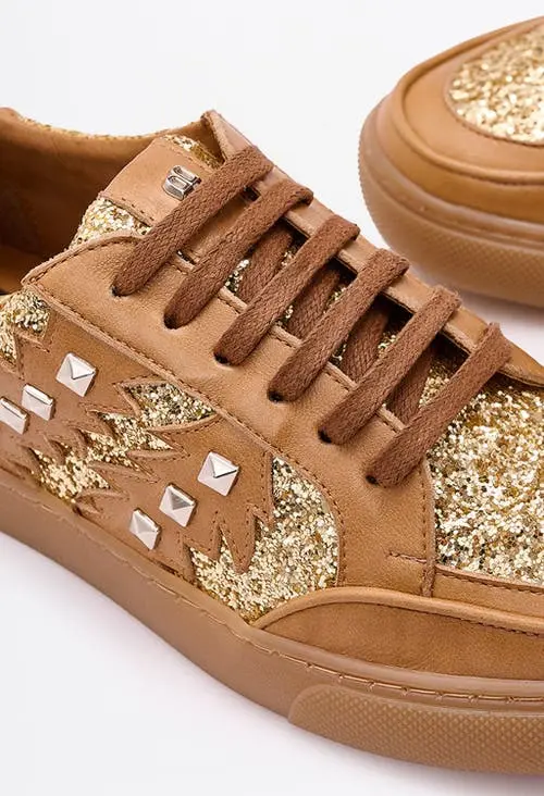 CLARA BARCELO She's Got This Sneaker