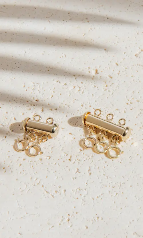 SET & STONES Layered Necklace Clasp Detangler
