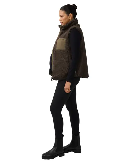 Ingrid & Isabel® Maternity Vest With Baby Carrier Insert