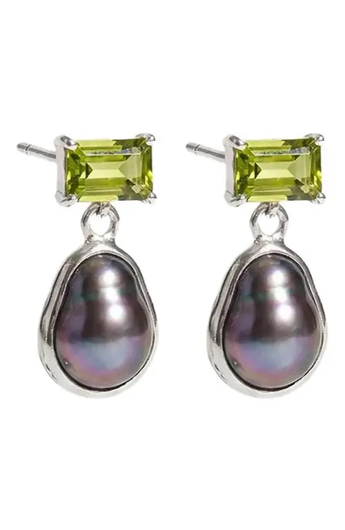 AWE INSPIRED Spellbound Molten Freshwater Pearl Earrings - Metallic Silver