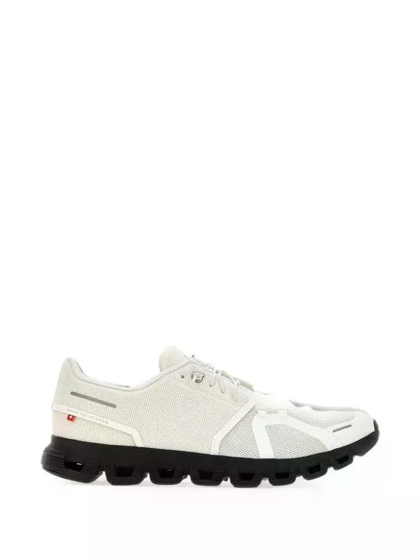 On 6 Sneakers With Paneled Design And Rubber Sole - White