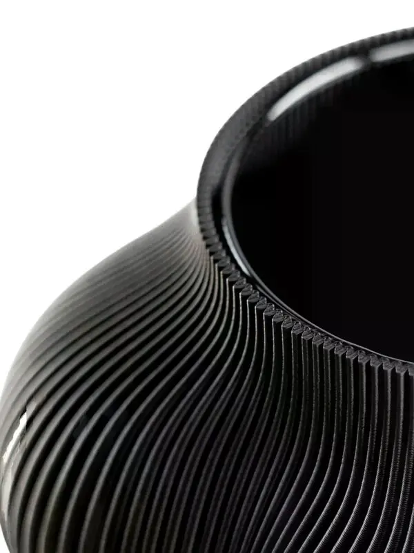 SHEYN Big Peach Ribbed Vase - Black