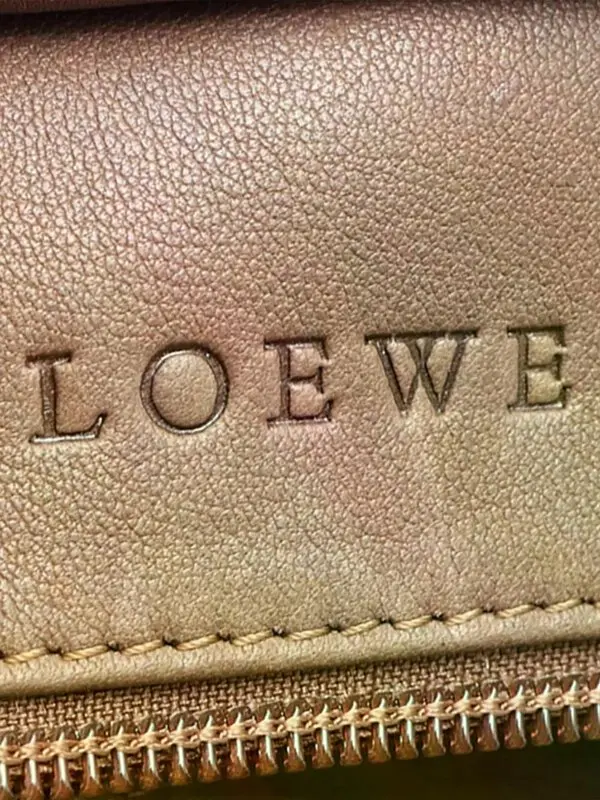 Loewe 2010-2026 Suede Amazona 36 Handbag