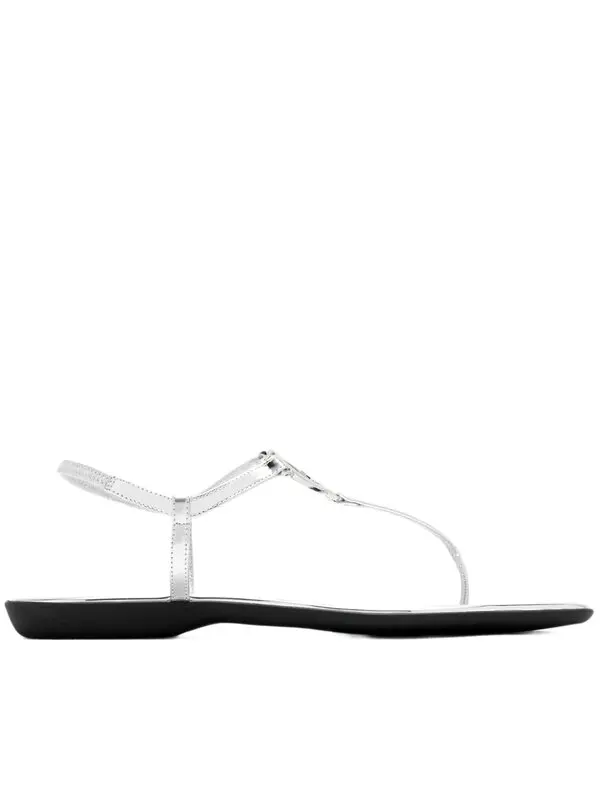 Gucci Flip Flops With Gg Detail