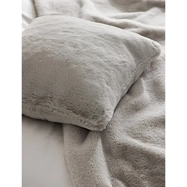 THE WHITE COMPANY Super-soft Large Faux-fur Throw