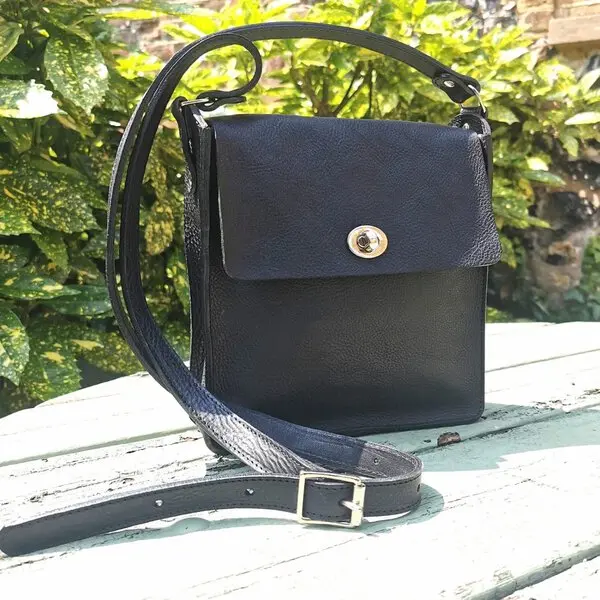 COCOBARCLAY Flora Crossbody Bag - Black