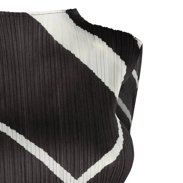 Issey Miyake Sleeveless High Neck Geometric Top - Charcoal-grey