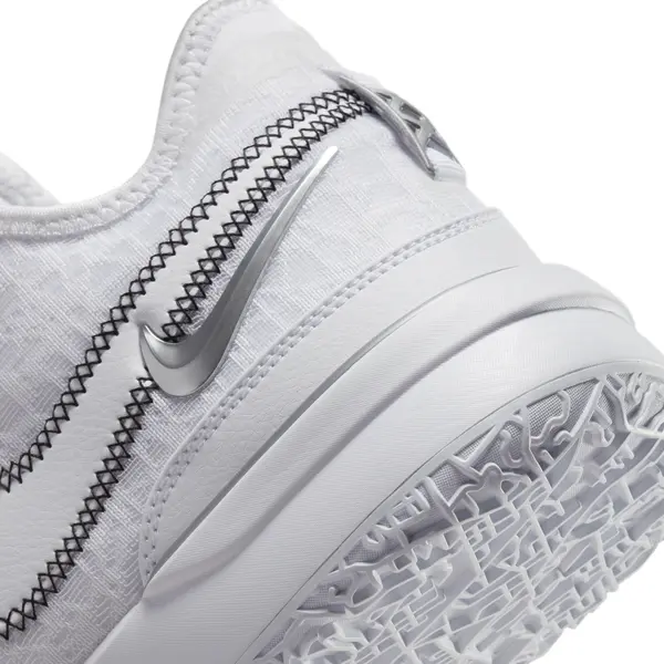 Nike Lebron Nxxt Gen Basketball Sneakers - White