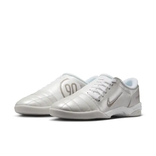 Nike Total 90 Shoes