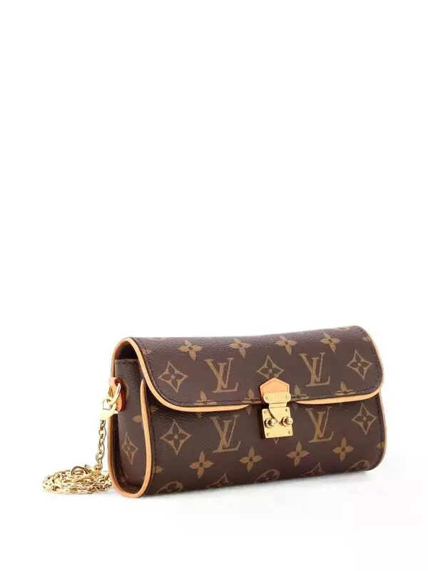LOUIS VUITTON Camille Pochette Monogram Canvas Clutch Bag