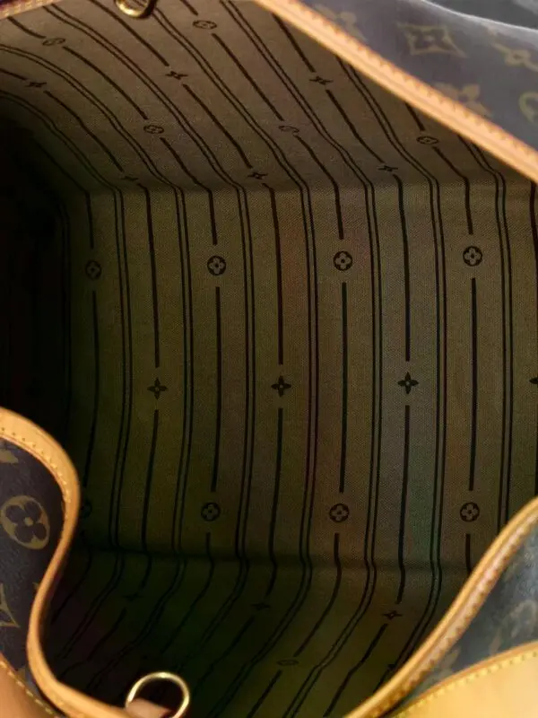 LOUIS VUITTON Monogram Canvas Mm Hobo Bag