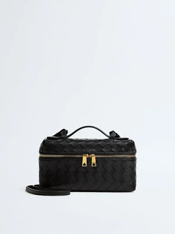 Bottega Veneta Mini Leather Vanity Case With Intrecciato Pattern, Removable Shoulder Strap, 23 X 13 X 6 Cm - Nero