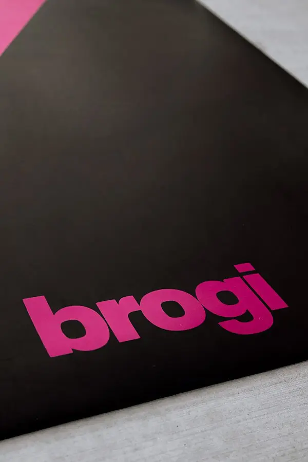 BROGI YOGA Rubber Yoga Mat - Black Daisy