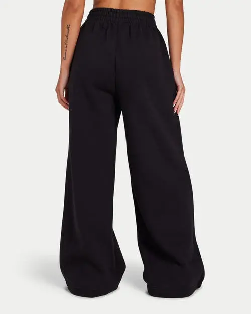 HERA Collective Wide Leg Joggers
