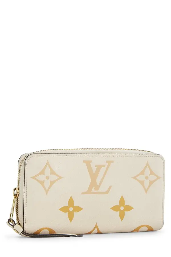 LOUIS VUITTON Monogram Empreinte Giant The Pool Zippy