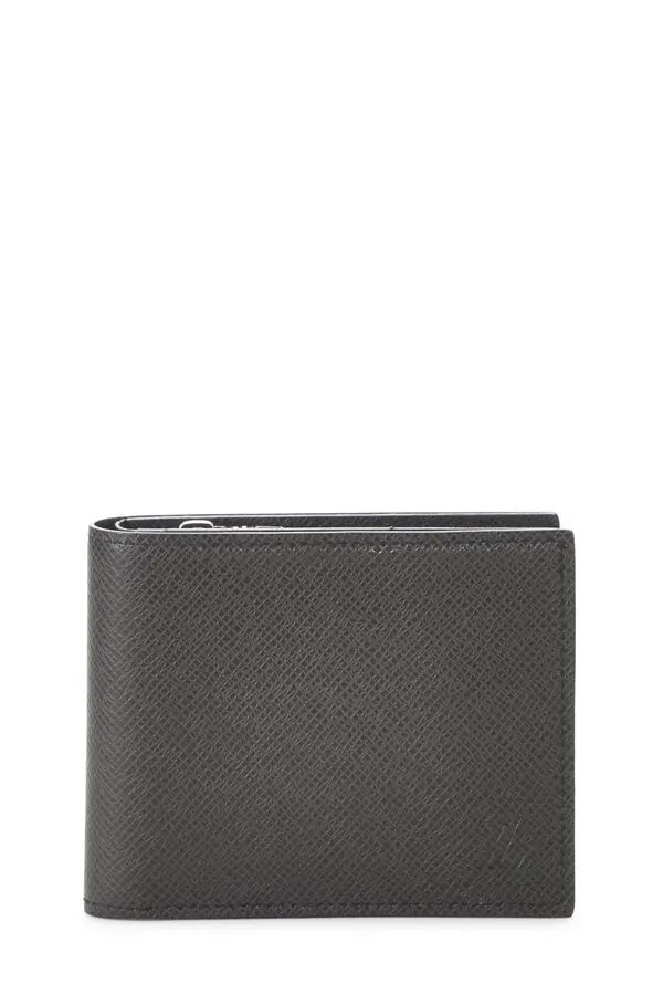 LOUIS VUITTON Taiga Amerigo Bi-fold Wallet