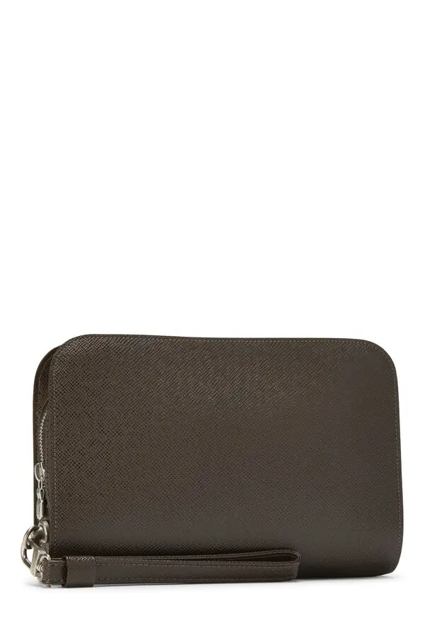 LOUIS VUITTON Taiga Pochette Baikal