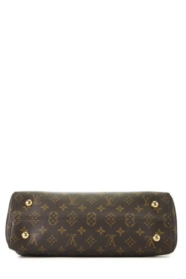 LOUIS VUITTON Monogram Canvas Venus