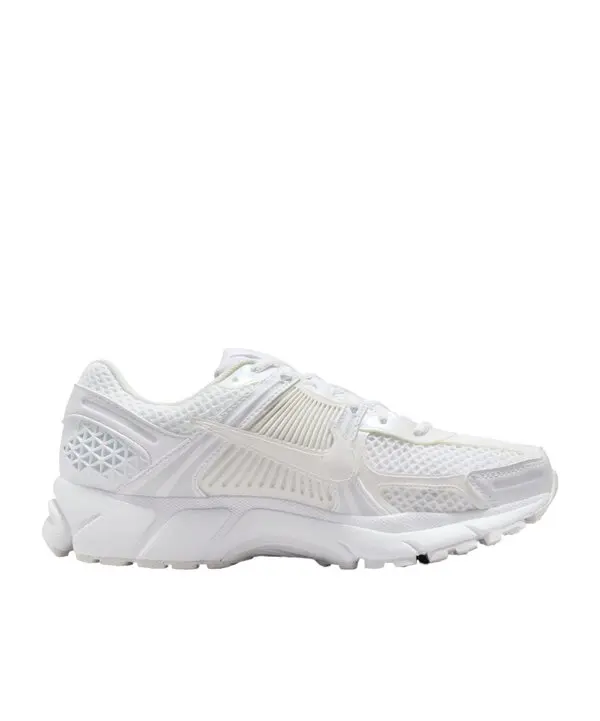 Nike Solid Color Sneakers - White