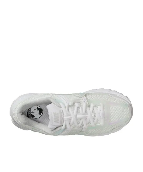 Nike Solid Color Sneakers